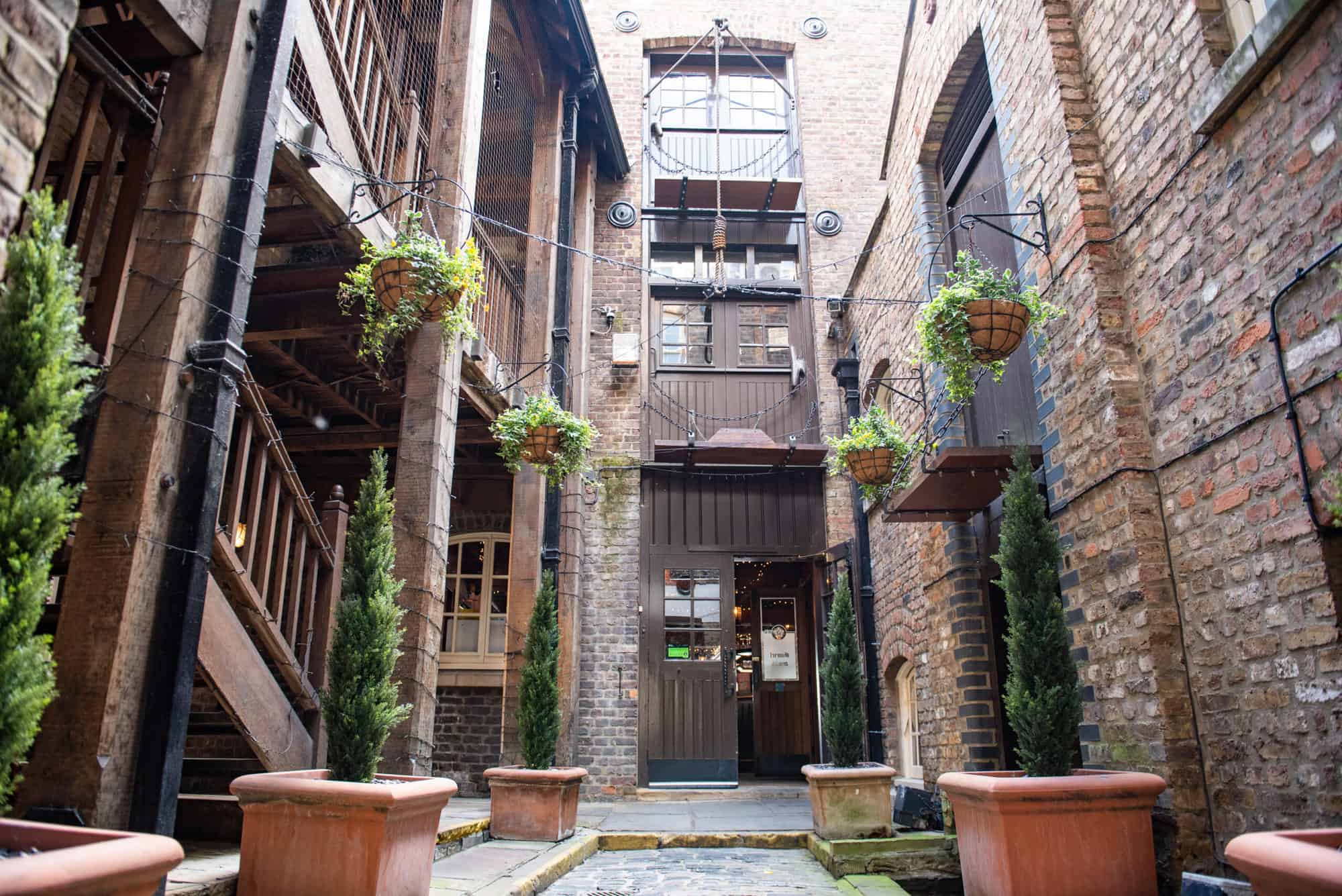 Apply Now - Run a Samuel Smiths pub