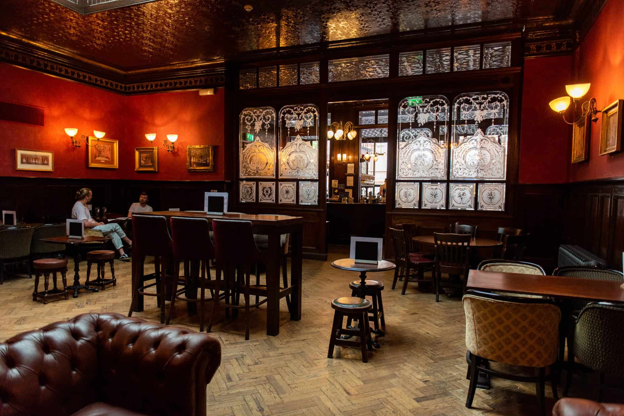 Trainee Management Couples: London - Run a Samuel Smiths pub