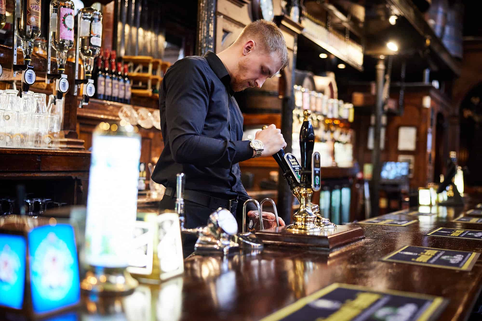Live in Pub Management Jobs - Run a Samuel Smiths pub